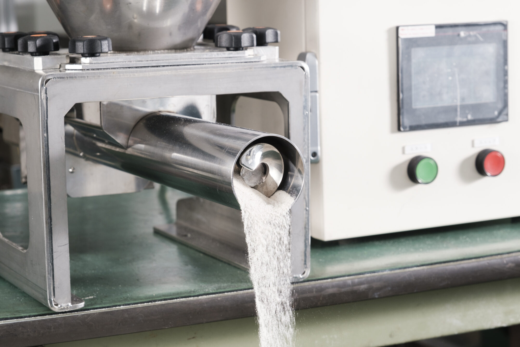 Powder feeding system